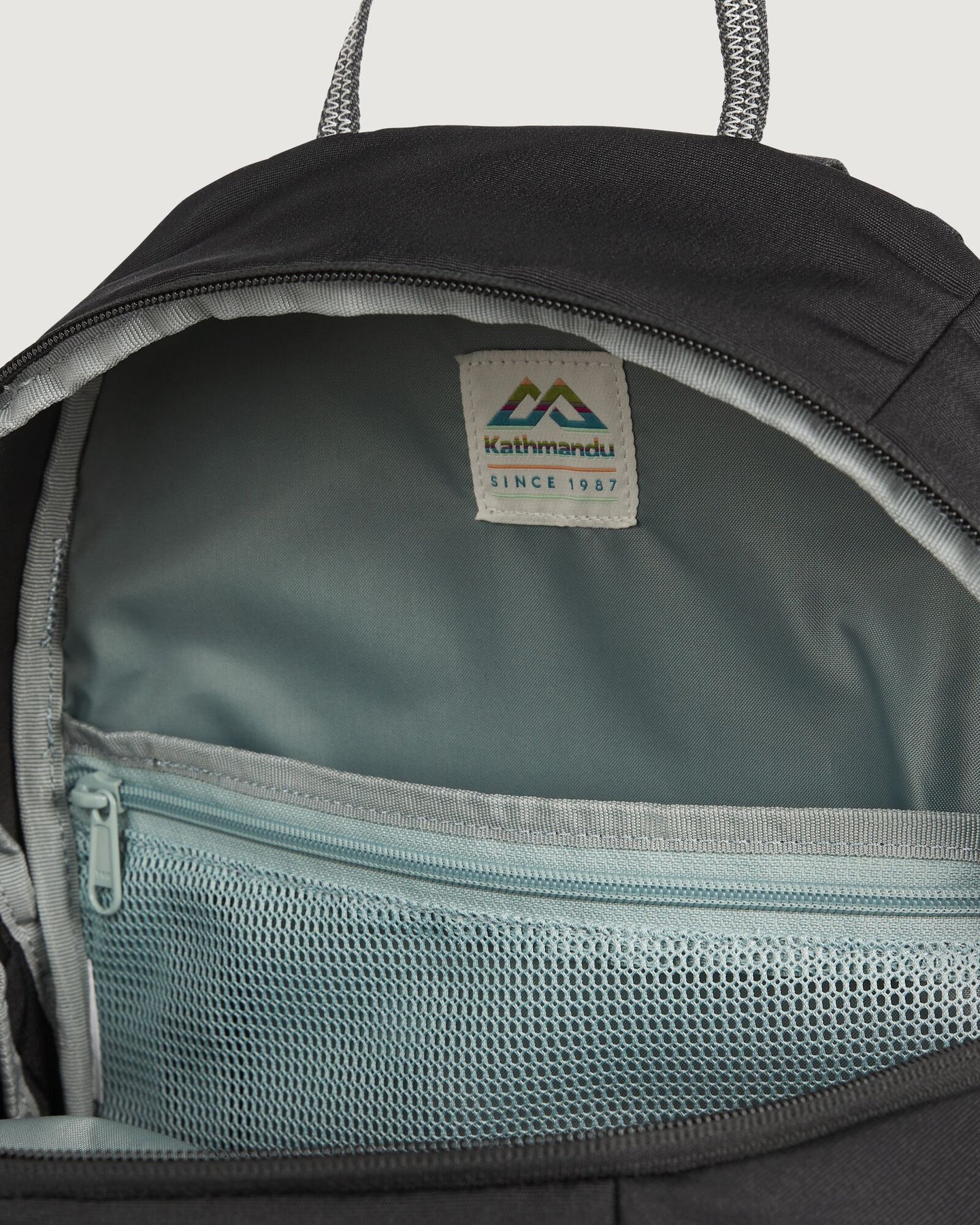 Gluon Beyond Backpack - 18L - Black Stingray – Kathmandu AU