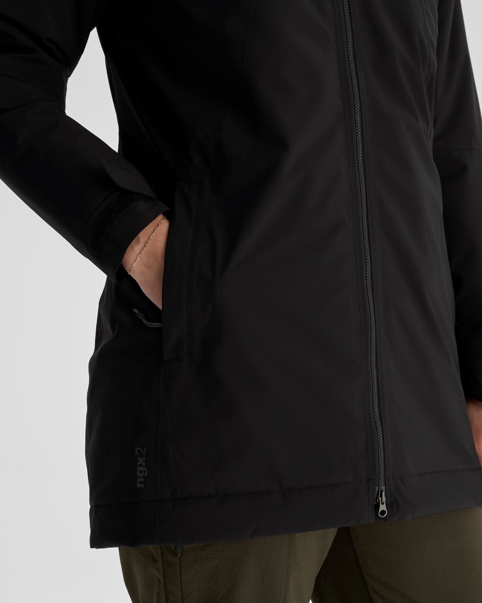 Women's Trailhead 2L Insulated Rain Parka - Black Stingray – Kathmandu AU